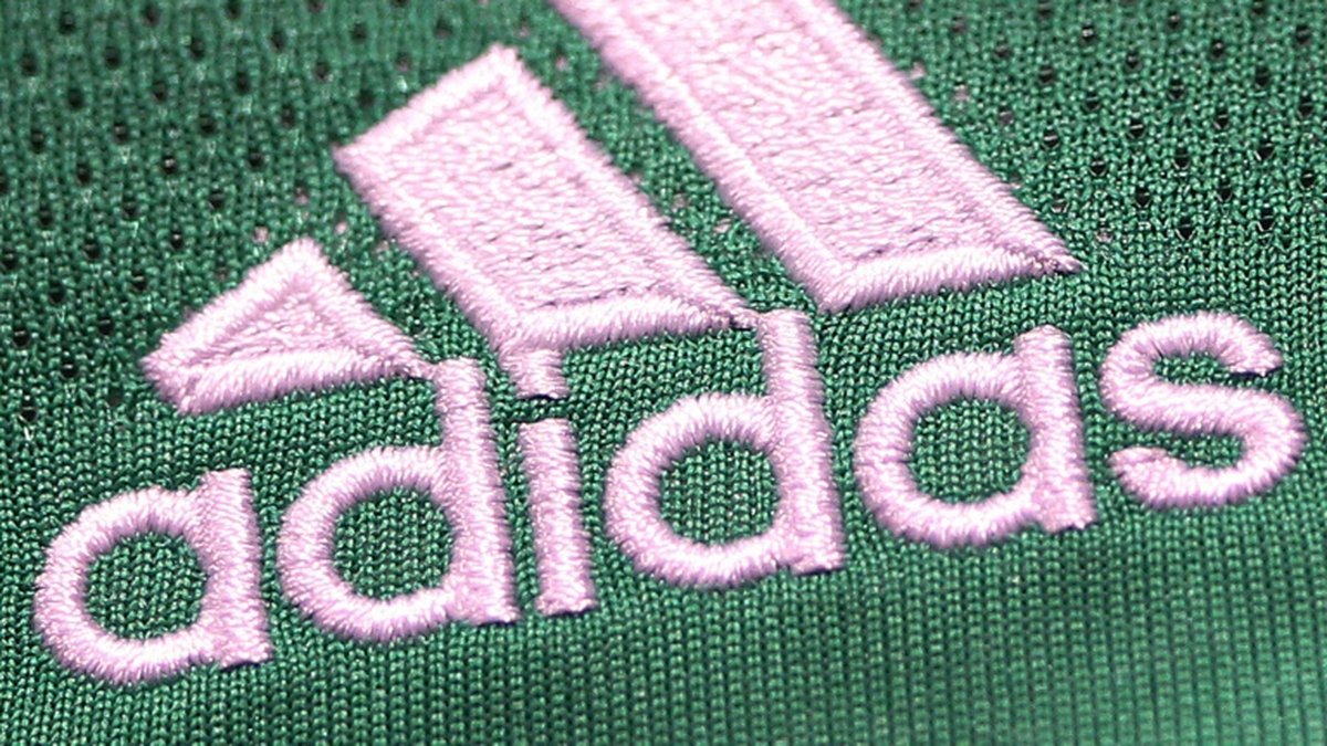 Mondial-2006: les soupçons de corruption renvoient Adidas à son ...