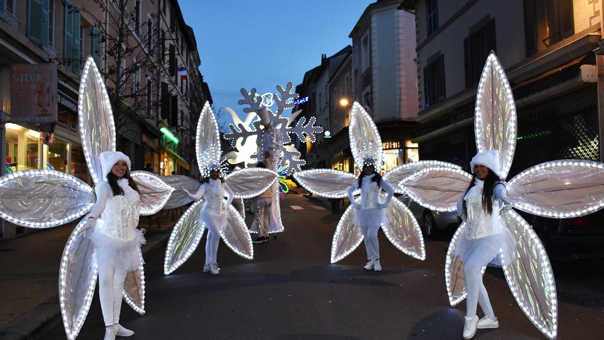 Un marché de Noël bien fréquenté et très animé - centrepresseaveyron.fr