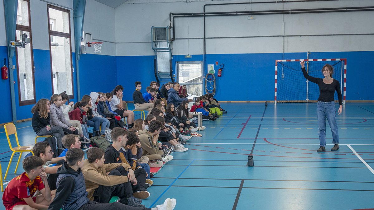 Mur-de-Barrez. La compagnie de danse Yann Lheureux interagit avec les ...