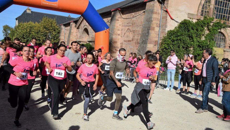 EN IMAGES. La rose de Rodez rassemble 800 personnes pour la bonne cause ...