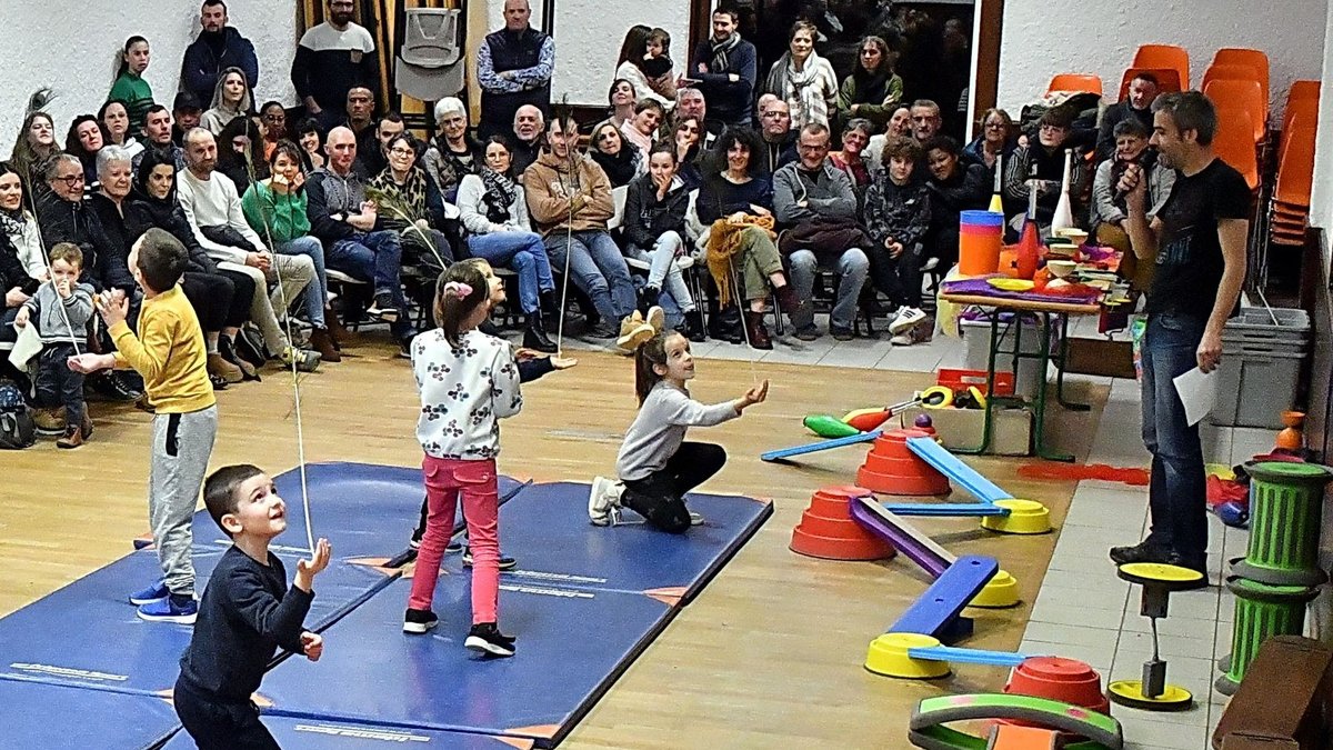 Decazeville. Baby cirque et espace numérique avec le centre social ...