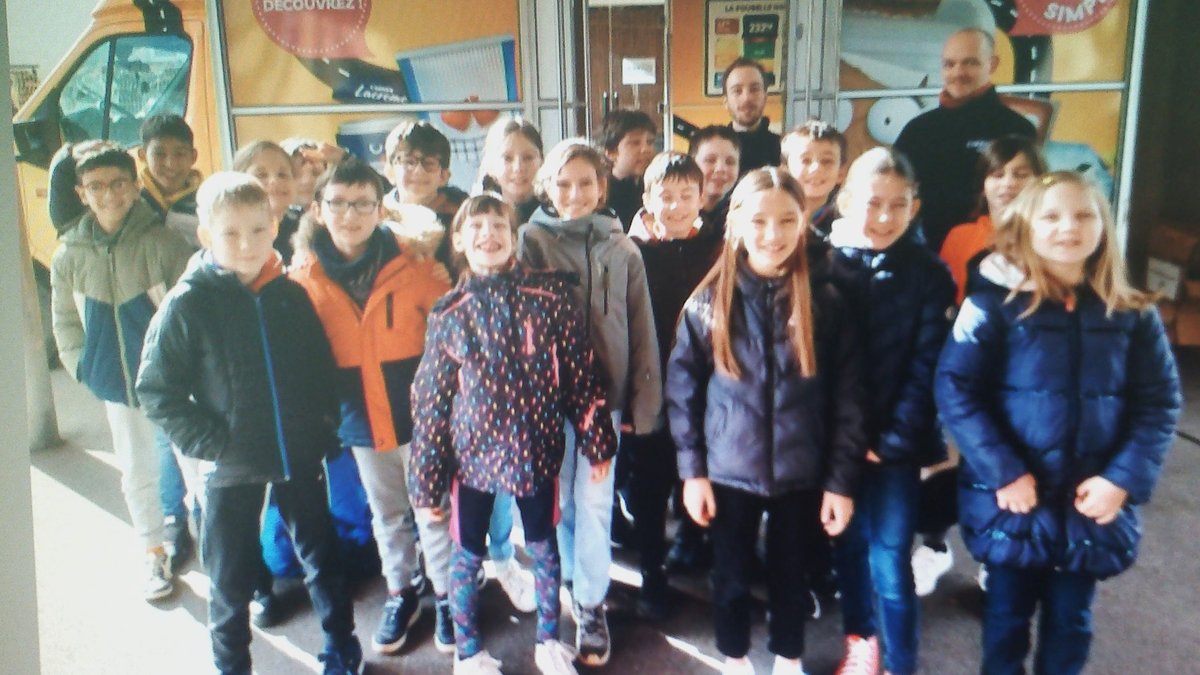 Rignac. Une animation ludique avec le camion du tri-tour ...