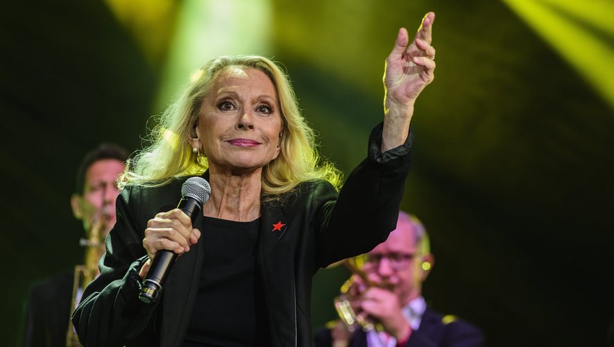 Véronique Sanson : souffrant d’une pneumonie et hospitalisée, ce que l ...