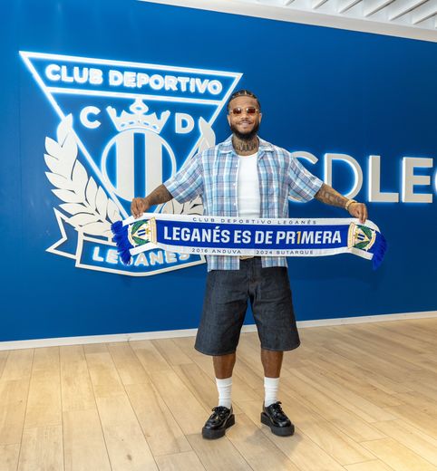 Football : Valentin Rosier, ancien joueur de Rodez, va poursuivre sa ...