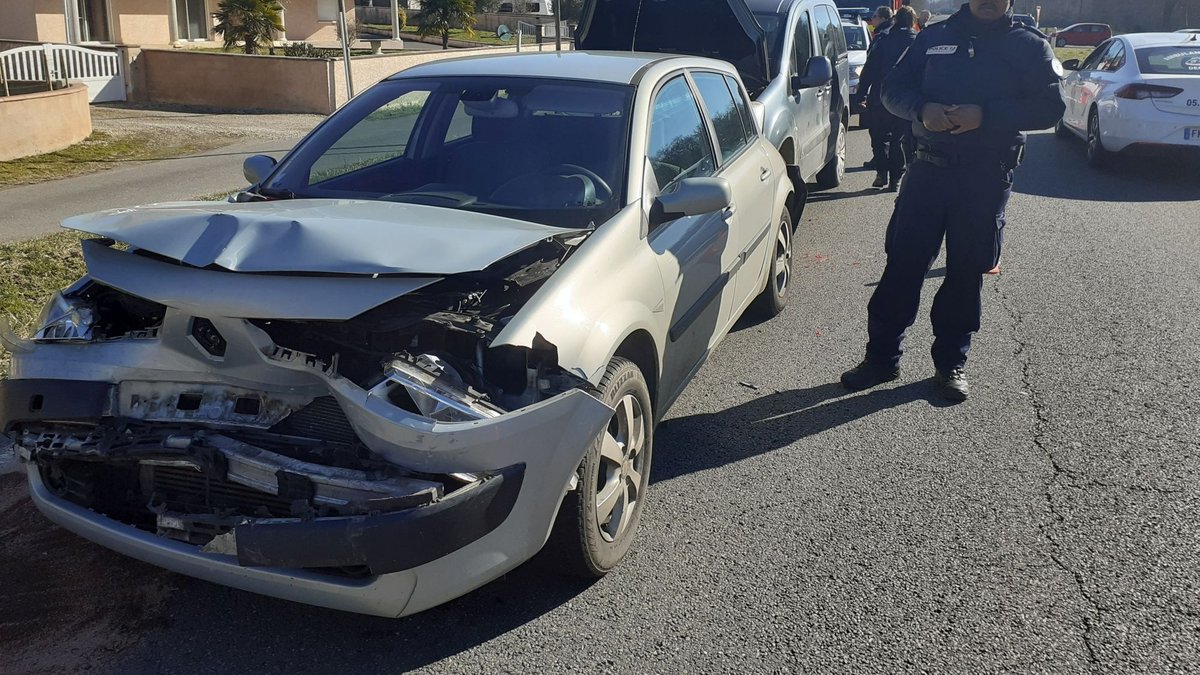 Trois véhicules se suivent et se percutent en Aveyron : une victime ...
