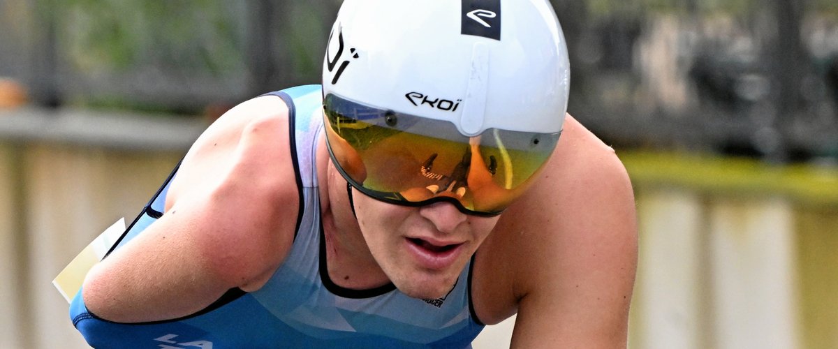 Triathlon : le paratriathlète Antoine Lamarche-Poulain en démonstration ...