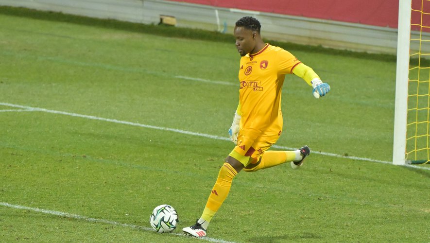 Football : victorieux du Nigeria, l’ancien Ruthénois Lionel Mpasi se ...