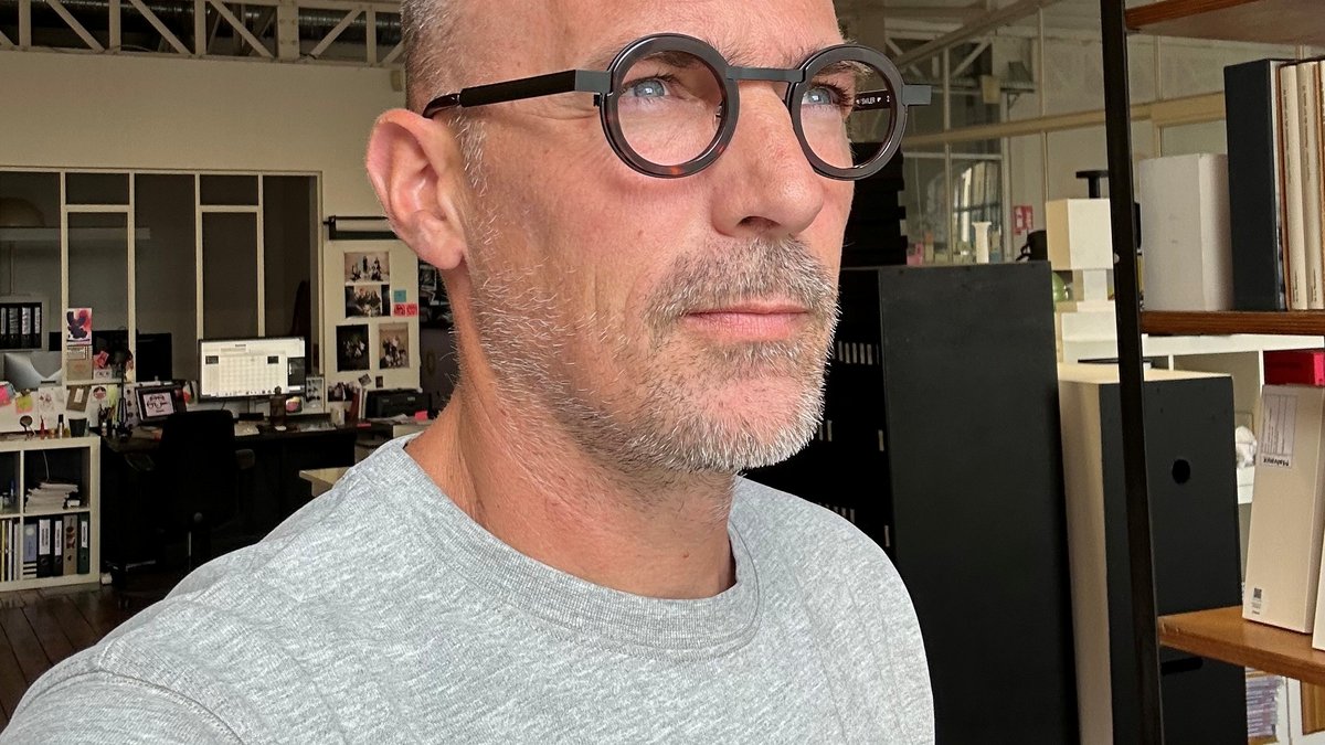 Le Ruthénois Yannick Burdin, designer à Toulouse chez le lunetier Anne ...