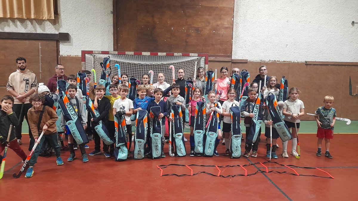 Espalion. Les jeunes ont reçu un équipement complet ...