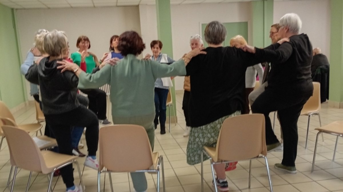 Le Monastère. Myriam Capelle, éducatrice sportive, anime des ateliers ...