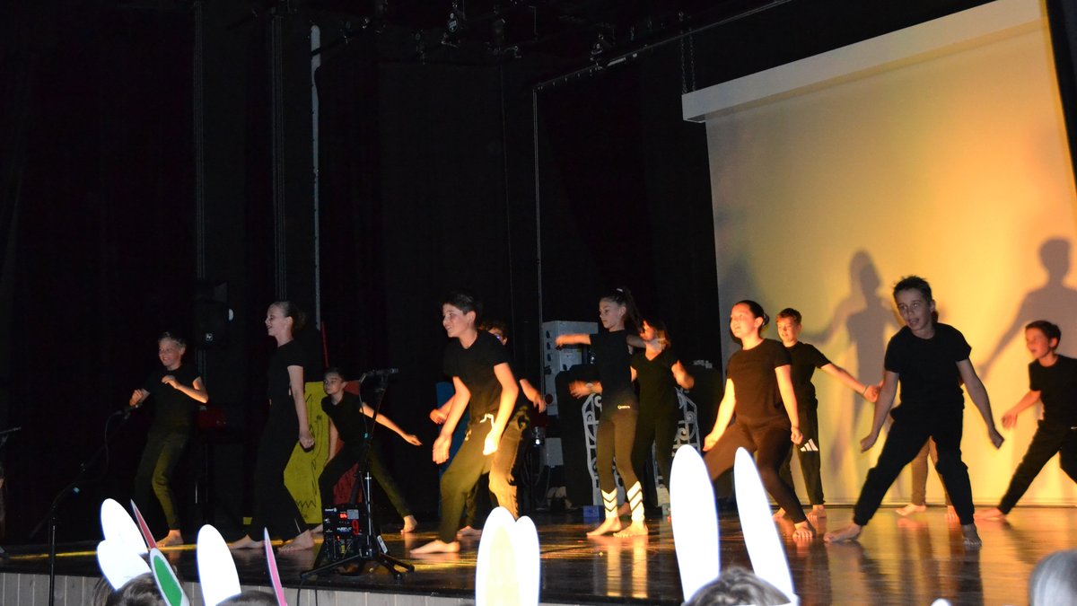 Olemps. Beaucoup d’émotions pour le spectacle des Grillons ...