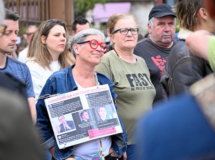 Mort de Lyhanna : entre émotion et colère, les images du rassemblement ...